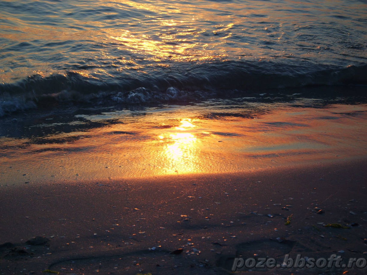 Apus de soare la mare - urma pe nisip - Mamaia
